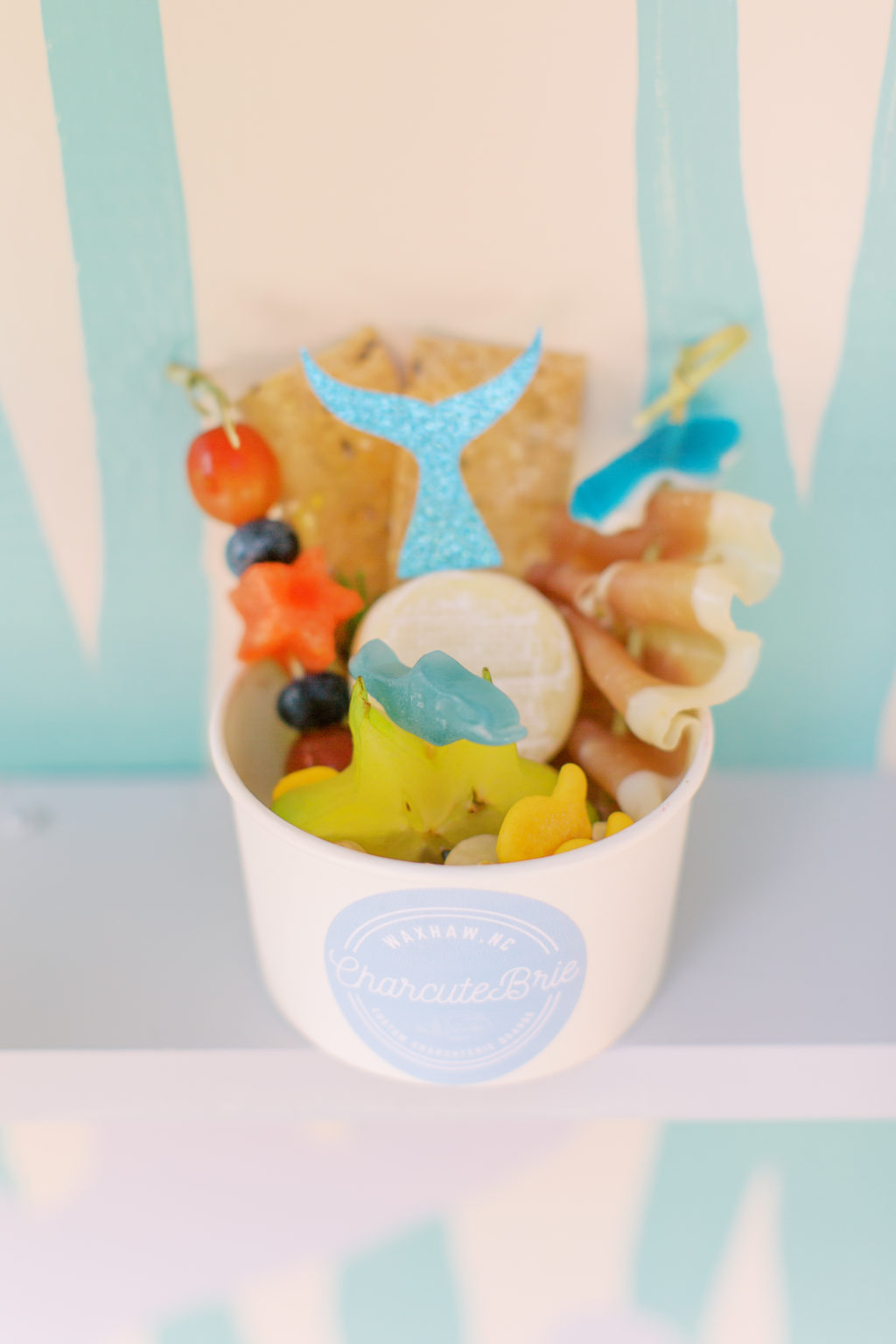 ONE SHELL OF A PARTY || STYLED SHOOT - thewhitebouncehouse.com