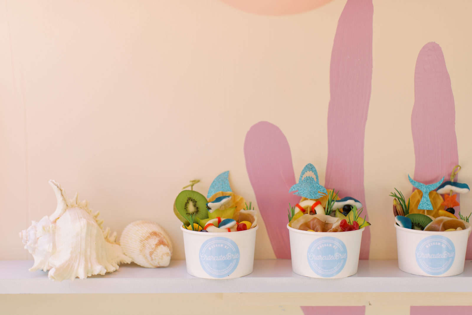 ONE SHELL OF A PARTY || STYLED SHOOT - thewhitebouncehouse.com