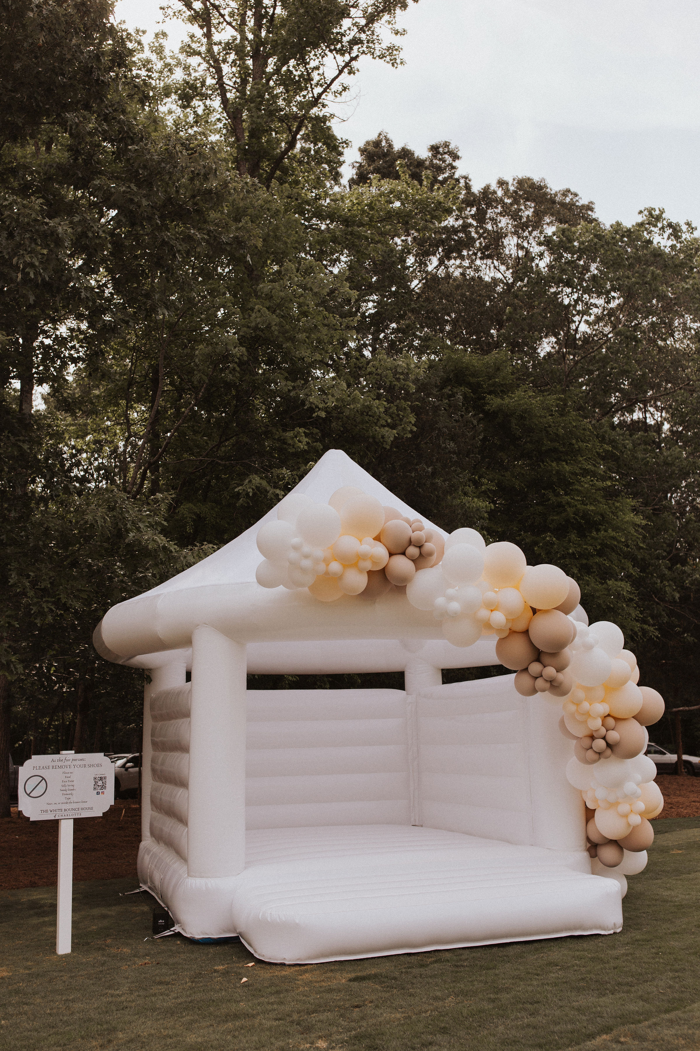 Nick and Brooke Isaac Wedding - thewhitebouncehouse.com